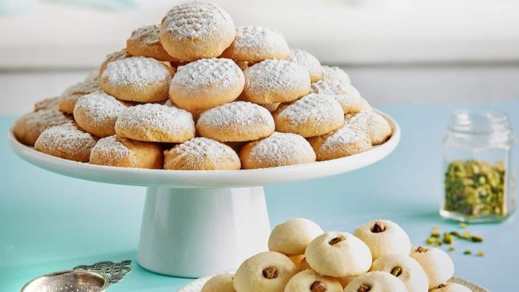 ماذا يحدث للجسم إذا تناولت أكثر من 3 كحكات طوال أيام العيد