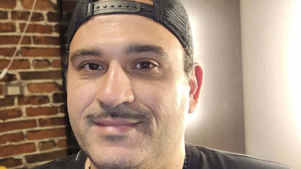 فضيت لك ياهضبة أكرم حسني يوجه رسالة لـ عمر دياب