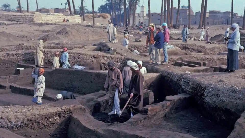 مفاجأة لماذا طالب خبير آثار بإدراج منطقة أبيدوس كموقع تراث عالمي؟