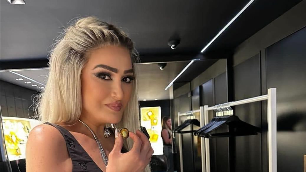 La edad es sólo un número. Ghada Abdel Razek genera controversia y el ...