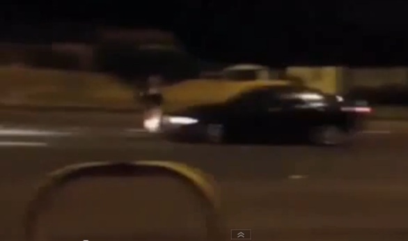 بالفيديو سيارة تقذف فتاة أسترالية على الطريق