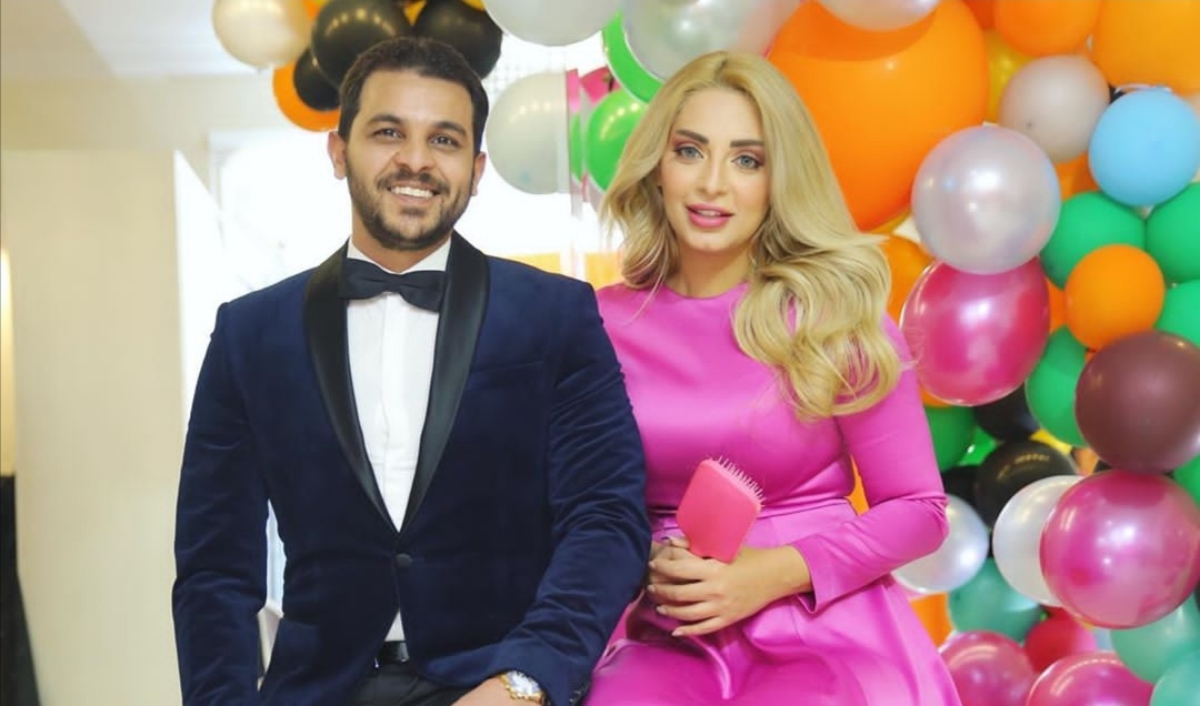 محمد رشاد يتغزل في مي حلمي بمناسبة عيد الحب والأخيرة ترد هعيط والله