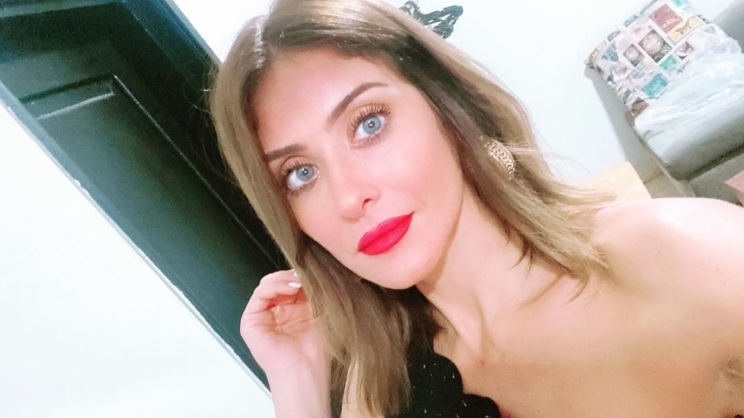 بمكياج جذاب هيدي كرم تخطف الأنظار في أحدث ظهور