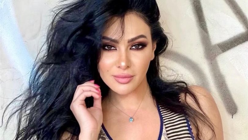 بإطلالة أنيقة ميرهان حسين تخطف الأنظار في أحدث ظهور