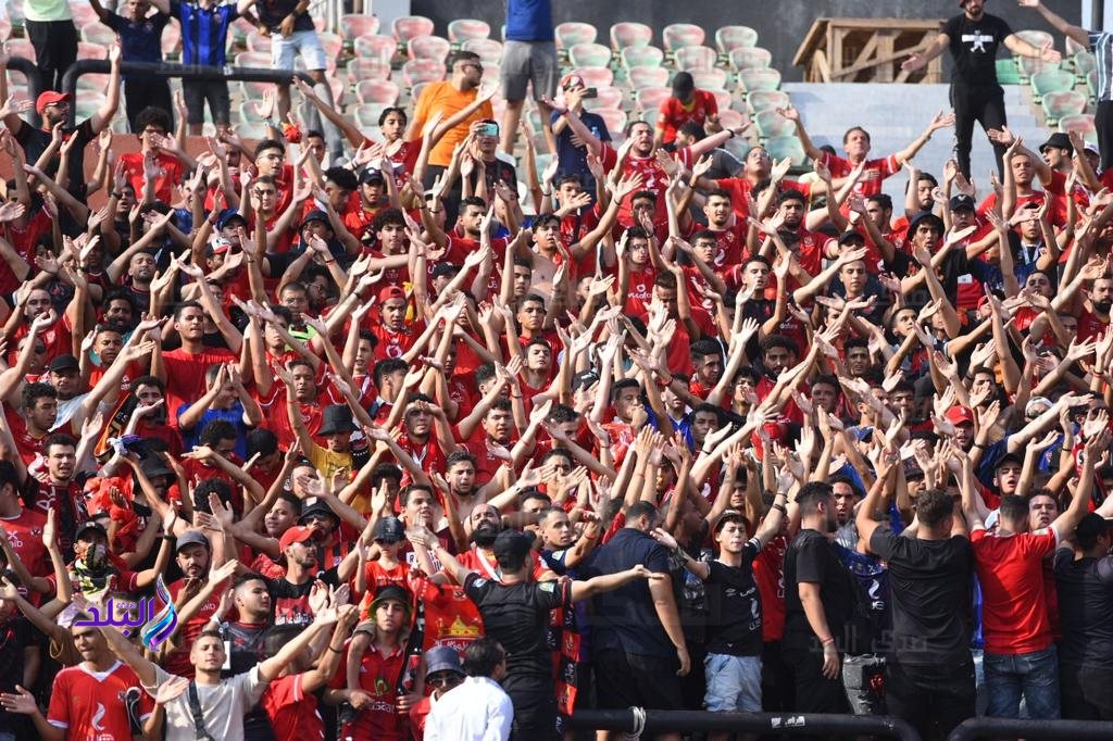 زلزال في المدرجات جماهير الأهلي تودع وليد سليمان بهتافات ياحاوي فيديو
