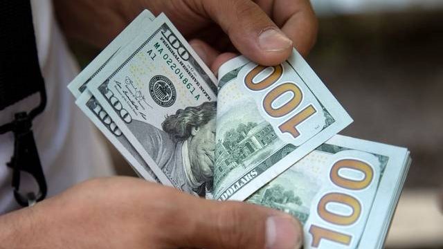 شائعات| عملت إيه في الدولار.. ماذا قال يوسف الحسيني بعد تحذيره للمصريين