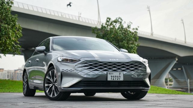 سعر كيا K8 موديل 2023 في الإمارات.. صور