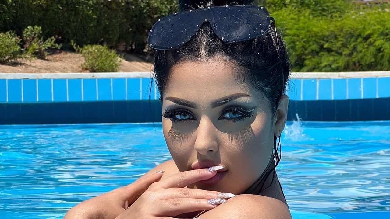 فيديوهات إباحية بمقابل.. محطة جديدة لـ سلمى الشيمي خلف القضبان